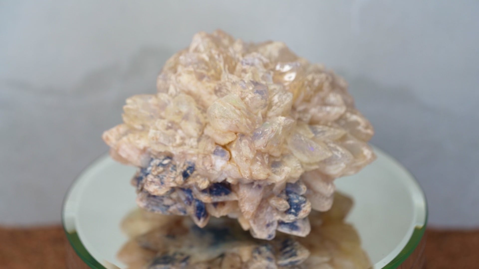 'Glacial Melt' Opal Pineapple – RedEarthOpal